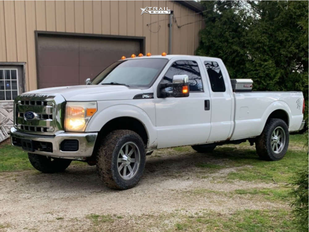 2011 Ford F-250 Super Duty Wheel Offset Aggressive > 1" Outside Fender ...