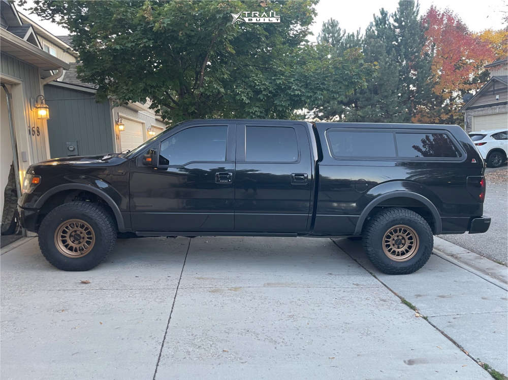 2013 Ford F-150 Wheel Offset Aggressive > 1" Outside Fender Leveling ...