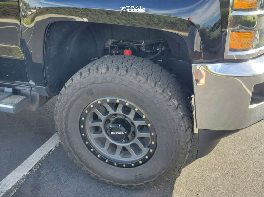 2018 Chevrolet Silverado 2500 HD Wheel Offset Aggressive > 1" Outside ...