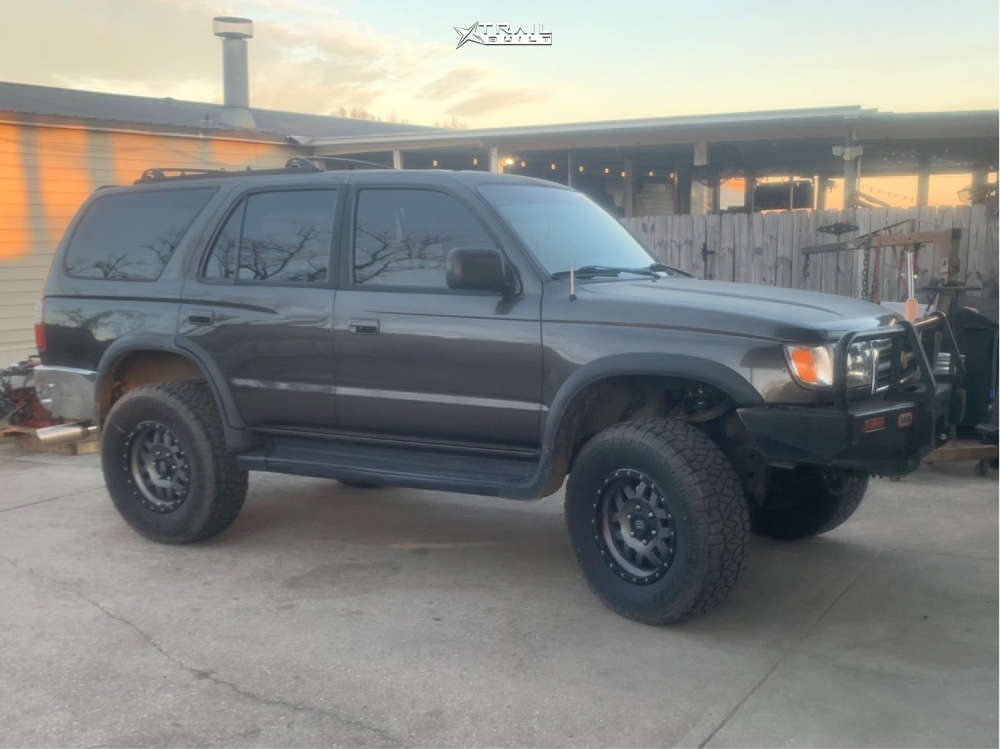 1997 Toyota 4Runner Wheel Offset Aggressive > 1" Outside Fender ...