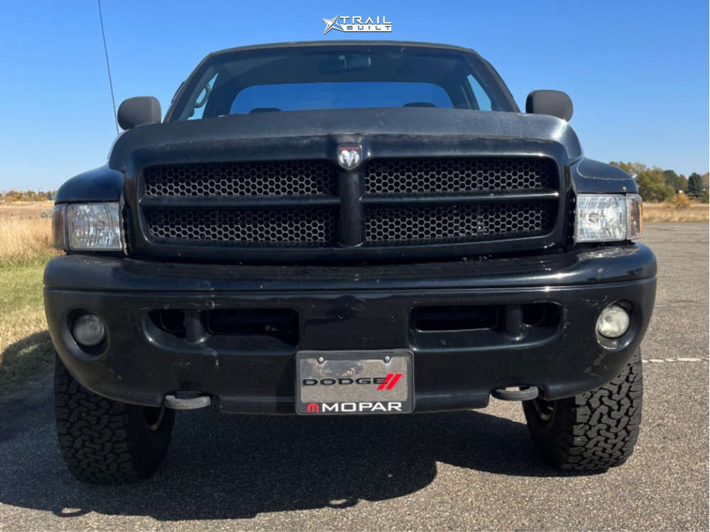 2001 Dodge Ram 1500 Wheel Offset Aggressive > 1" Outside Fender ...