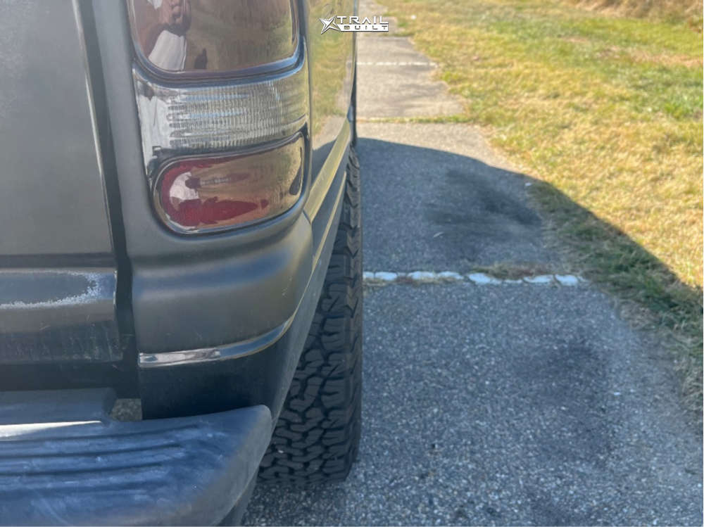 2001 Dodge Ram 1500 Wheel Offset Aggressive > 1" Outside Fender ...