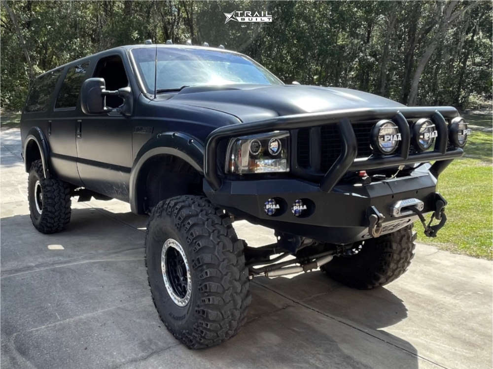 2001 Ford Excursion Wheel Offset Aggressive > 1" Outside Fender ...