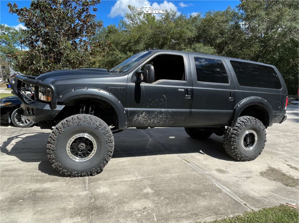 2001 Ford Excursion Wheel Offset Aggressive > 1" Outside Fender ...