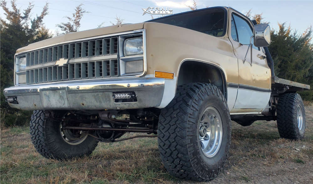 1983 Chevrolet K20 Wheel Offset Aggressive > 1" Outside Fender Leveling ...