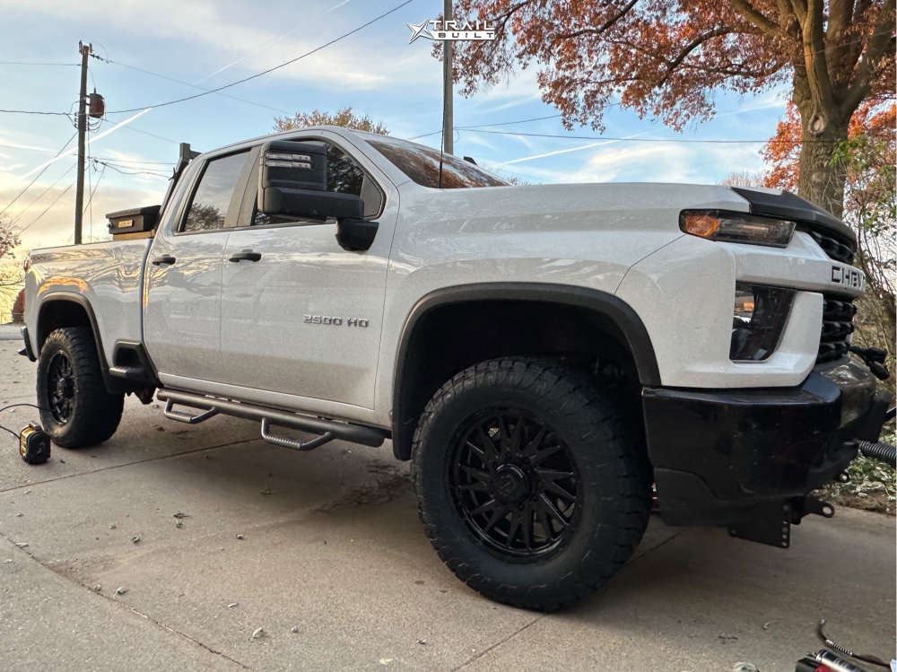 2020 Chevrolet Silverado 2500 HD Wheel Offset Aggressive > 1" Outside ...