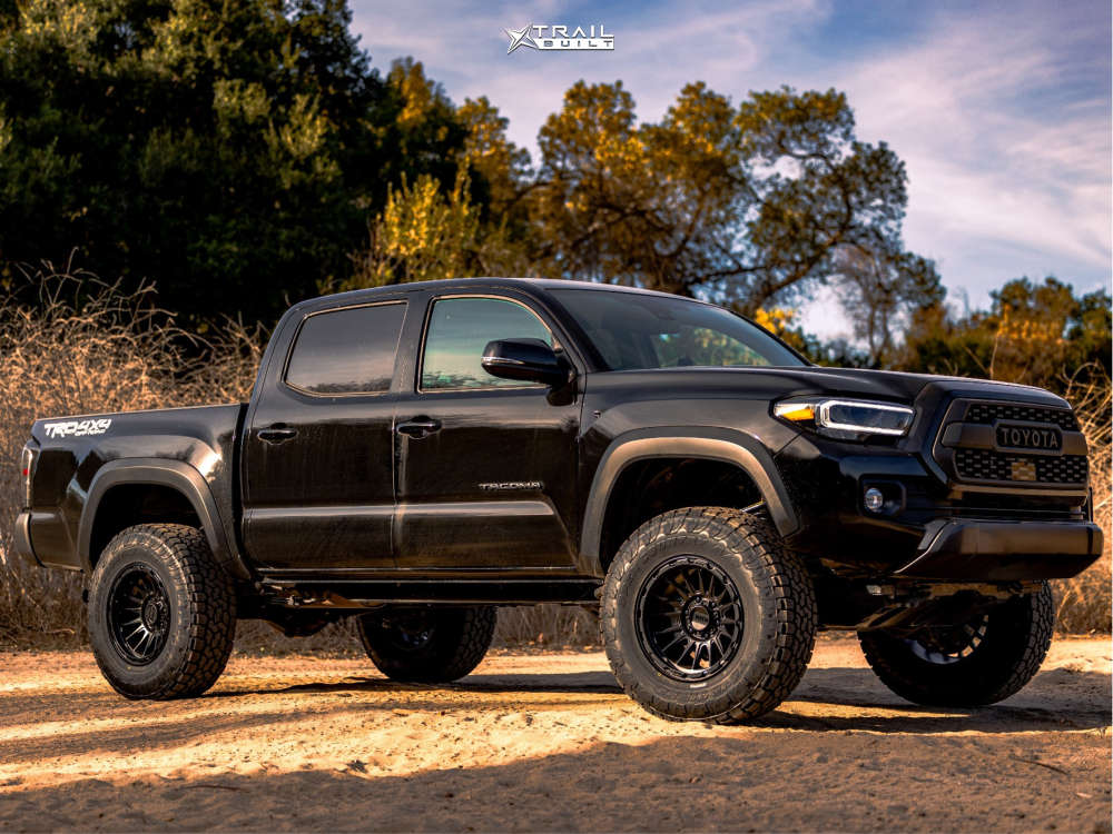 Lifted Tacoma Rough Country 3.5" Lift Kit | 2024+ Toyota Tacoma