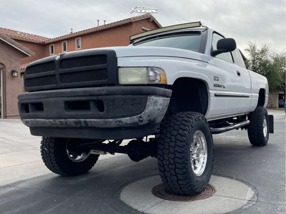 2001 Dodge Ram 1500 Wheel Offset Aggressive > 1" Outside Fender ...