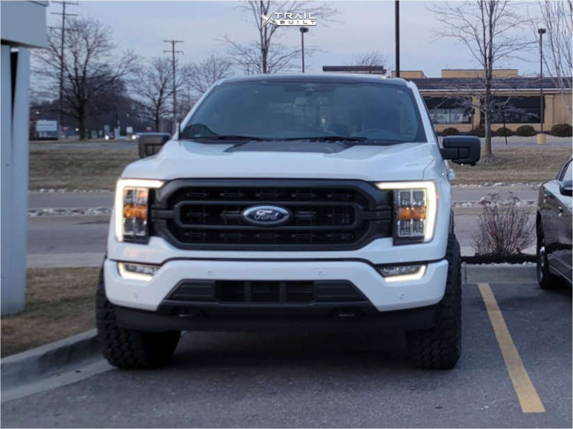 2022 Ford F-150 Wheel Offset Aggressive > 1" Outside Fender Leveling ...
