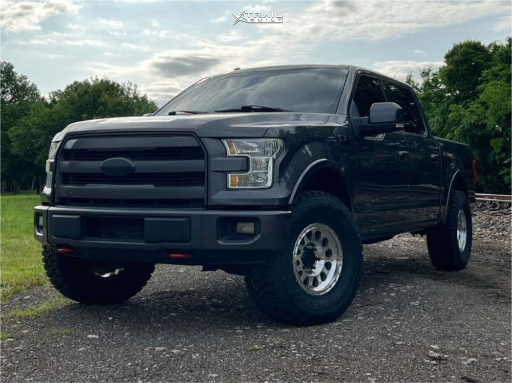 2015 Ford F-150 Wheel Offset Aggressive > 1" Outside Fender Leveling ...