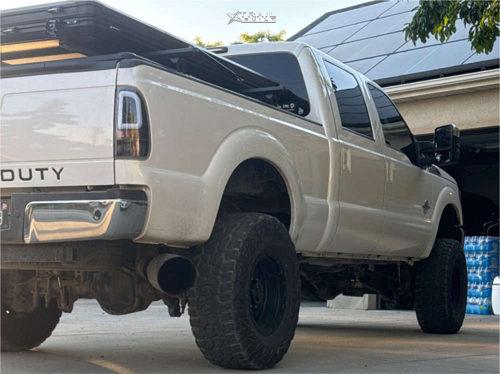 2013 Ford F-350 Super Duty Wheel Offset Aggressive > 1" Outside Fender ...