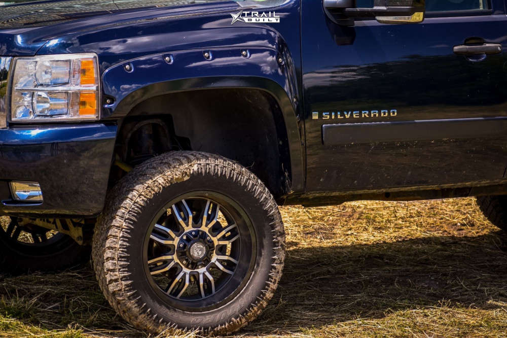 2007 Chevrolet Silverado 1500 Wheel Offset Aggressive > 1" Outside ...