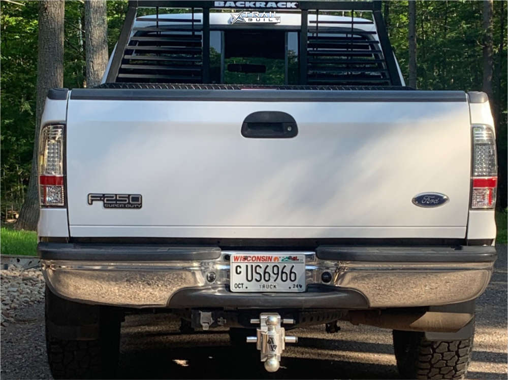 2001 Ford F-250 Super Duty Wheel Offset Aggressive > 1" Outside Fender ...