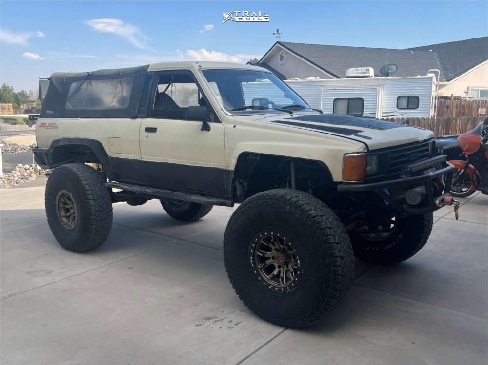 1986 Toyota 4Runner Wheel Offset Hella Stance >5" Suspension Lift 4 ...