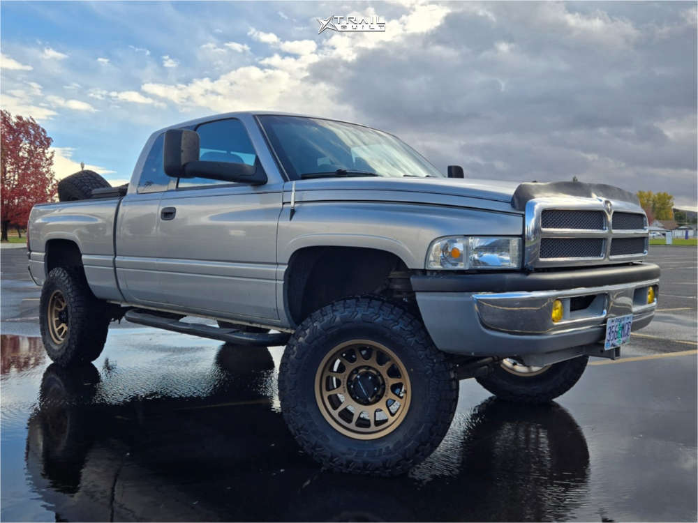 1998 Dodge Ram 2500 Wheel Offset Aggressive > 1" Outside Fender ...