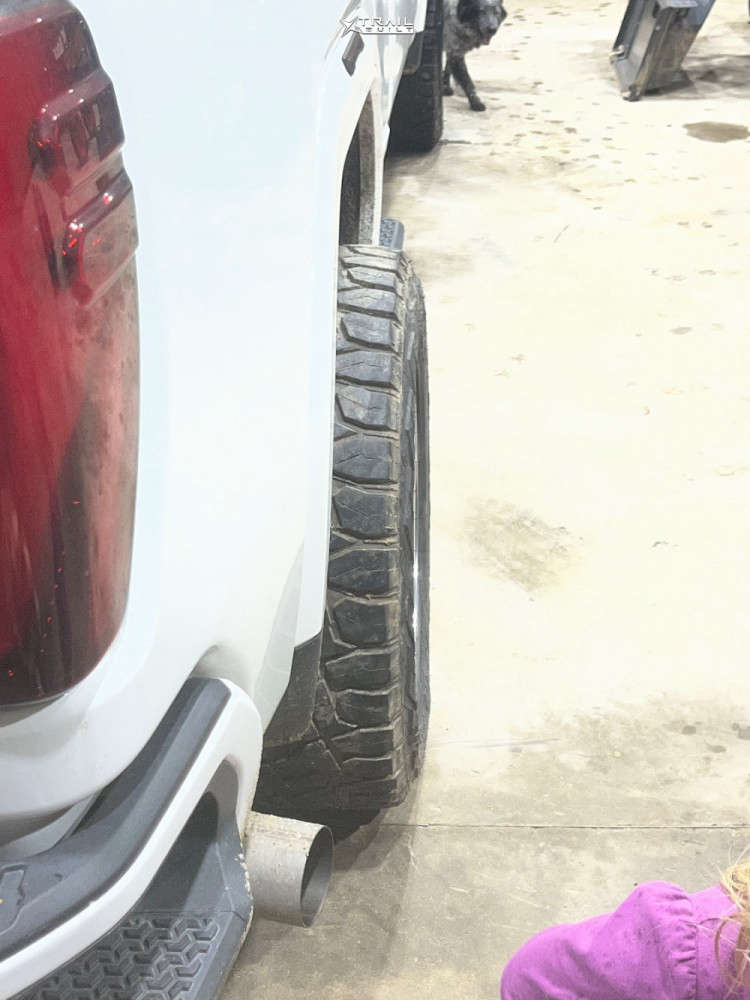 2024 GMC Sierra 2500 HD Wheel Offset Aggressive > 1" Outside Fender ...