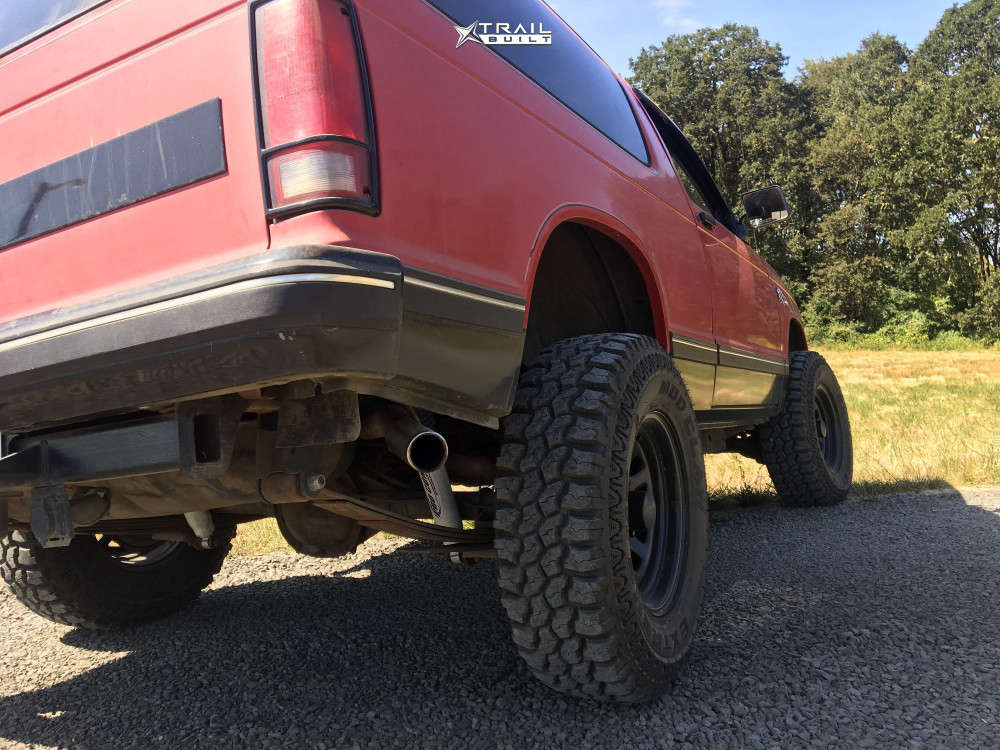 1989 GMC S15 Jimmy Wheel Offset Aggressive > 1" Outside Fender ...