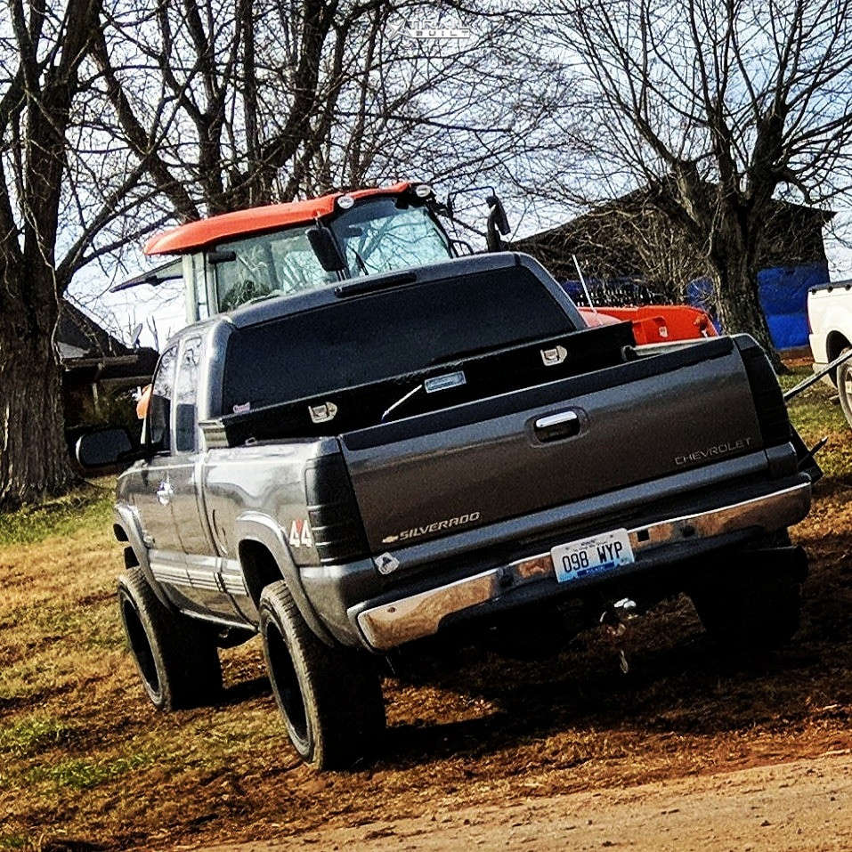 2002 Chevrolet Silverado 2500 HD Wheel Offset Aggressive > 1" Outside ...