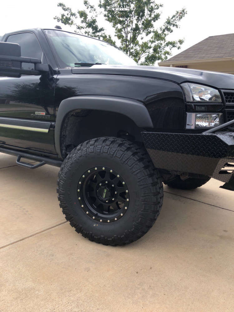 2005 Chevrolet Silverado 2500 HD Wheel Offset Aggressive > 1" Outside ...