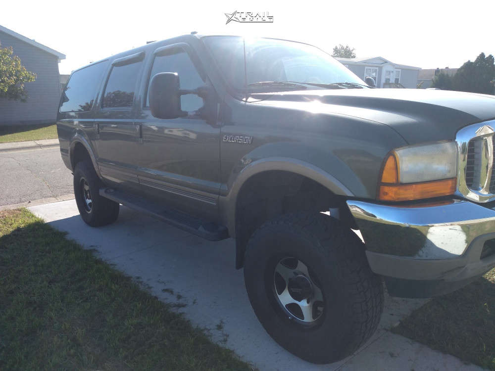 2000 Ford Excursion Wheel Offset Aggressive > 1" Outside Fender ...