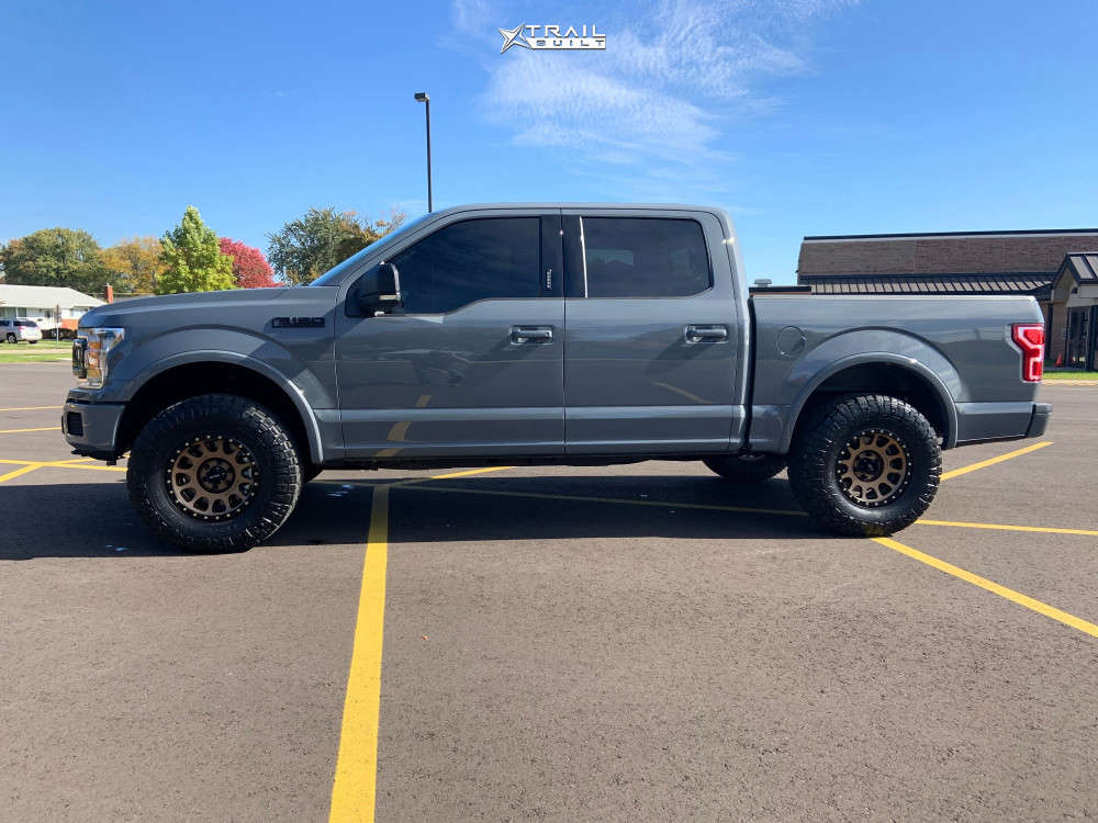 2019 Ford F-150 Wheel Offset Aggressive > 1" Outside Fender Leveling ...