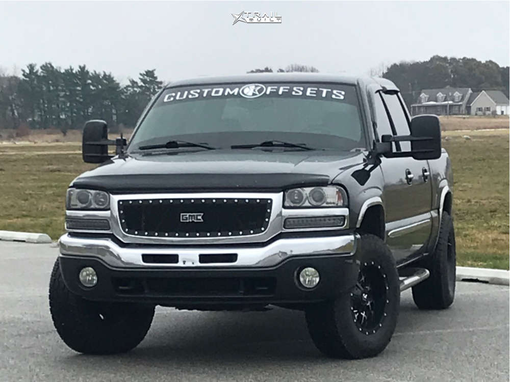 2004 GMC Sierra 1500 Wheel Offset Aggressive > 1" Outside Fender ...