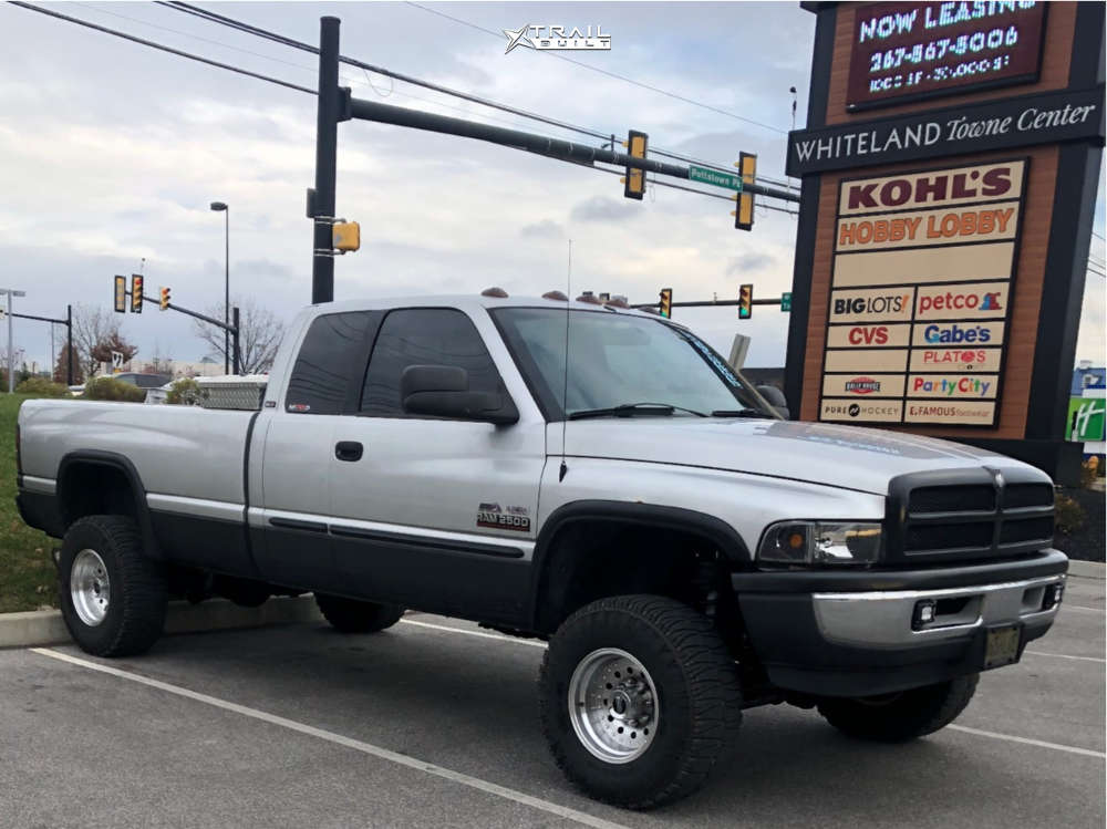 2001 Dodge Ram 2500 Wheel Offset Aggressive > 1" Outside Fender ...