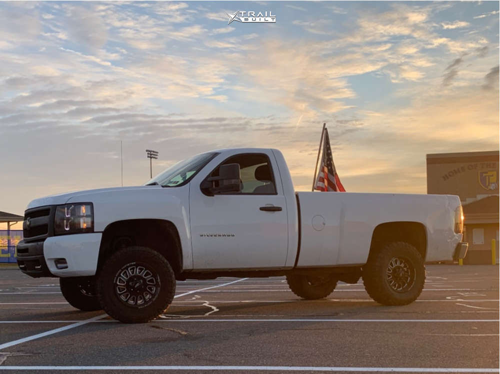 2010 Chevrolet Silverado 1500 Wheel Offset Aggressive > 1" Outside ...