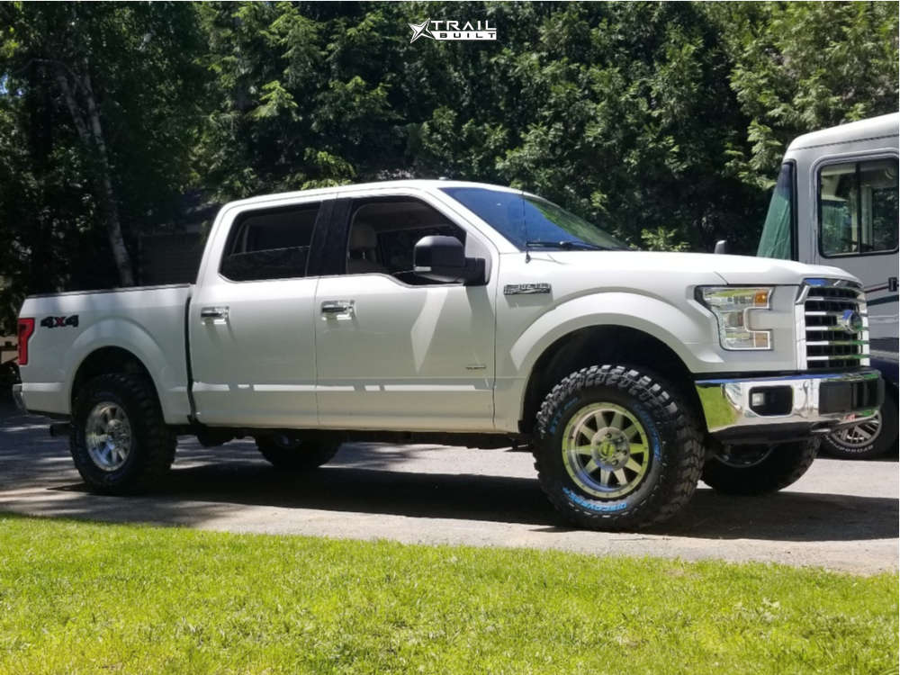 2016 Ford F-150 Wheel Offset Aggressive > 1" Outside Fender Leveling ...