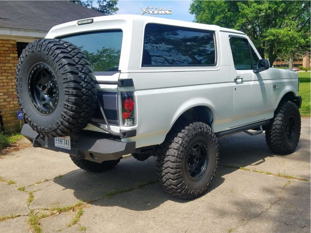 1995 Ford Bronco Wheel Offset Aggressive > 1" Outside Fender Suspension ...