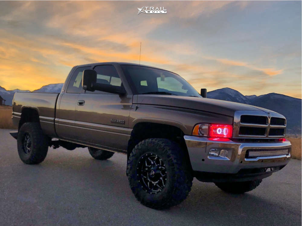 2001 Dodge Ram 2500 Wheel Offset Aggressive > 1" Outside Fender Stock ...