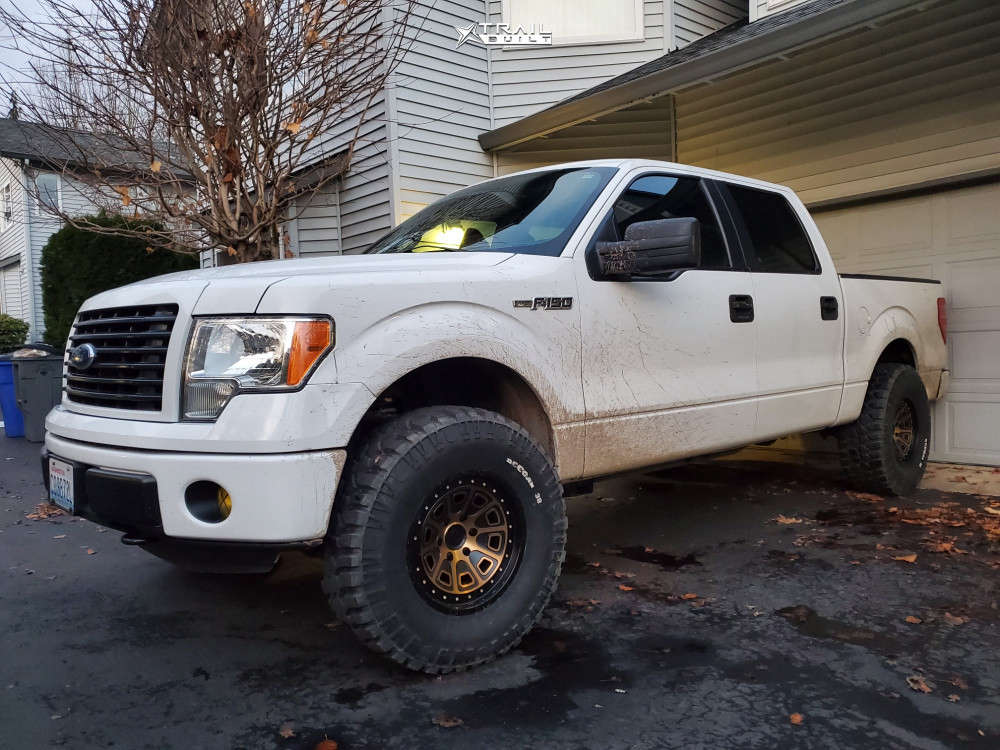 2014 Ford F-150 Wheel Offset Aggressive > 1" Outside Fender Leveling ...