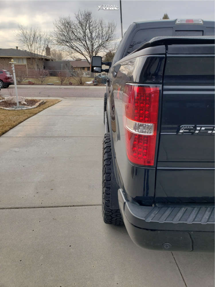 2011 Ford F-150 Wheel Offset Aggressive > 1" Outside Fender Leveling ...