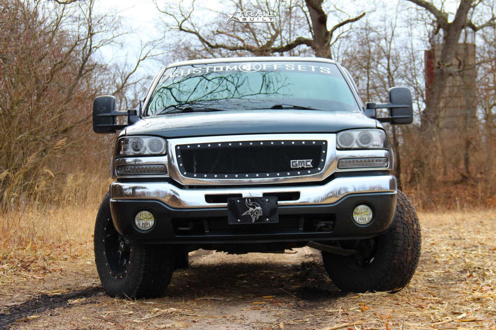 2004 GMC Sierra 1500 Wheel Offset Aggressive > 1" Outside Fender ...