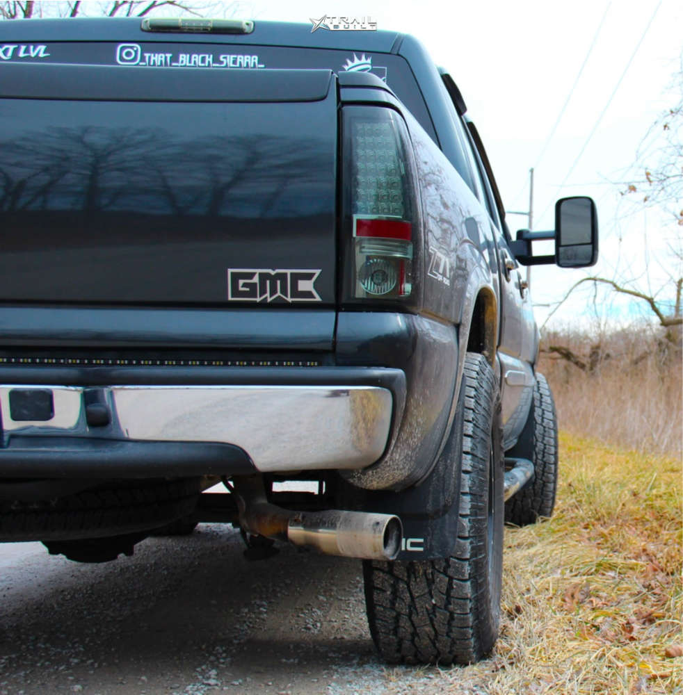 2004 GMC Sierra 1500 Wheel Offset Aggressive > 1" Outside Fender ...