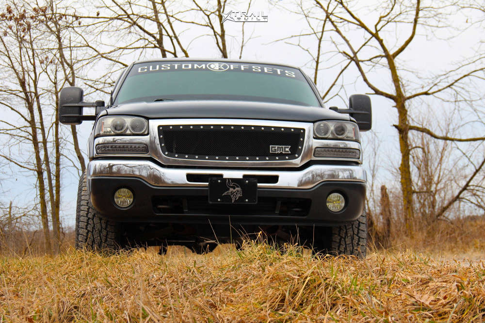 2004 GMC Sierra 1500 Wheel Offset Aggressive > 1" Outside Fender ...