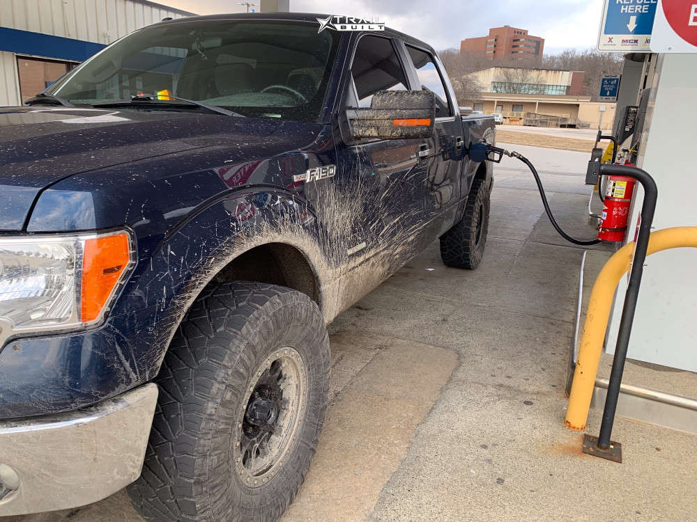 2013 Ford F-150 Wheel Offset Aggressive > 1" Outside Fender Leveling ...