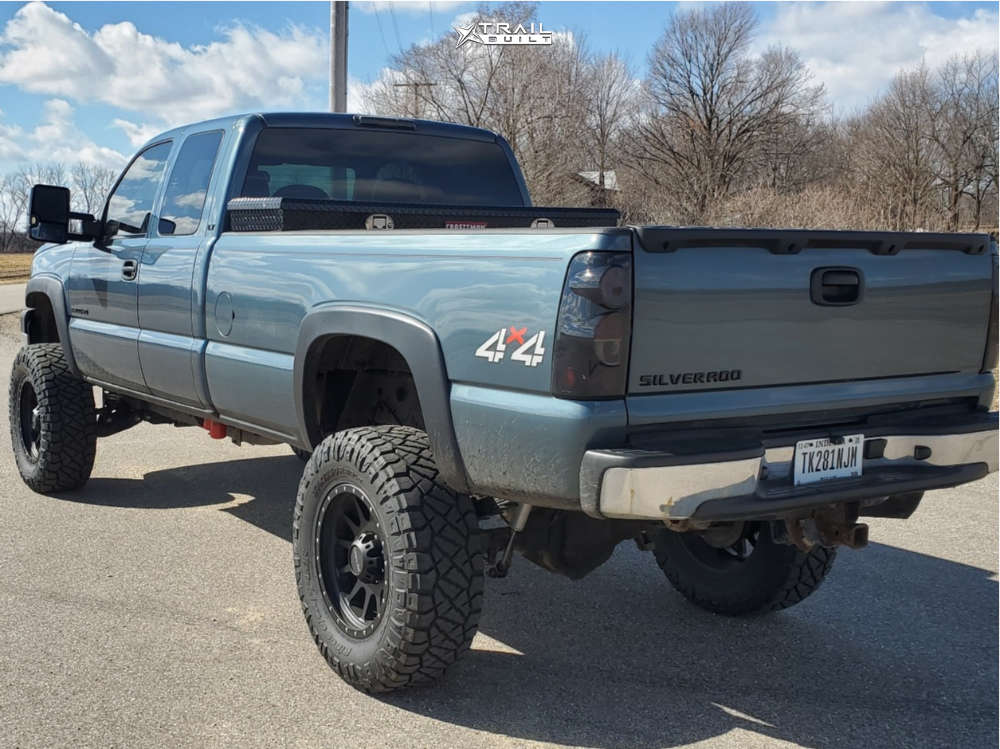 2006 Chevrolet Silverado 2500 HD Wheel Offset Aggressive > 1" Outside ...