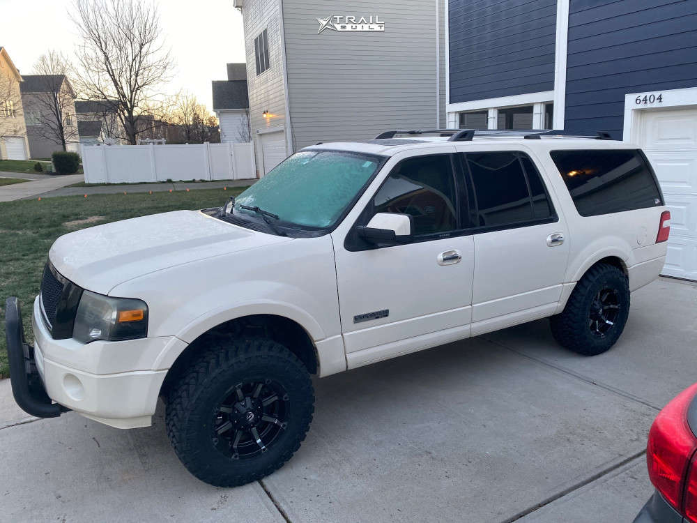 2008 Ford Expedition Wheel Offset Aggressive > 1" Outside Fender ...
