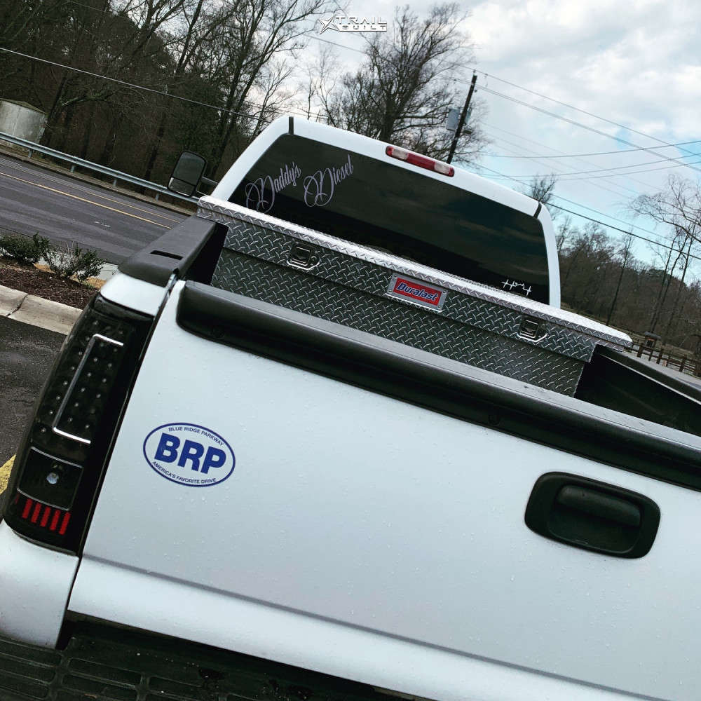 2005 Chevrolet Silverado 2500 HD Wheel Offset Aggressive > 1" Outside ...