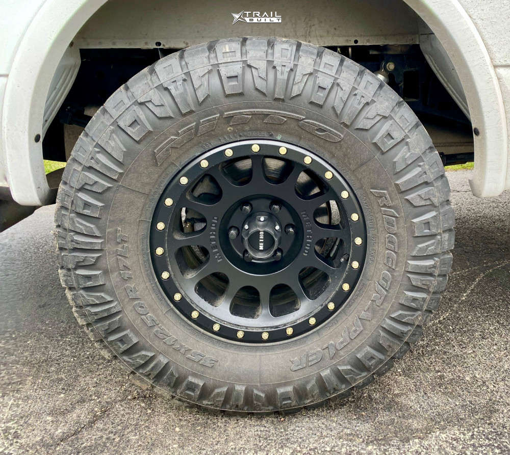 2018 Ford F-150 Wheel Offset Aggressive > 1" Outside Fender Leveling ...