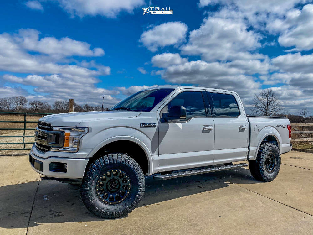 2018 Ford F-150 Wheel Offset Aggressive > 1" Outside Fender Leveling ...