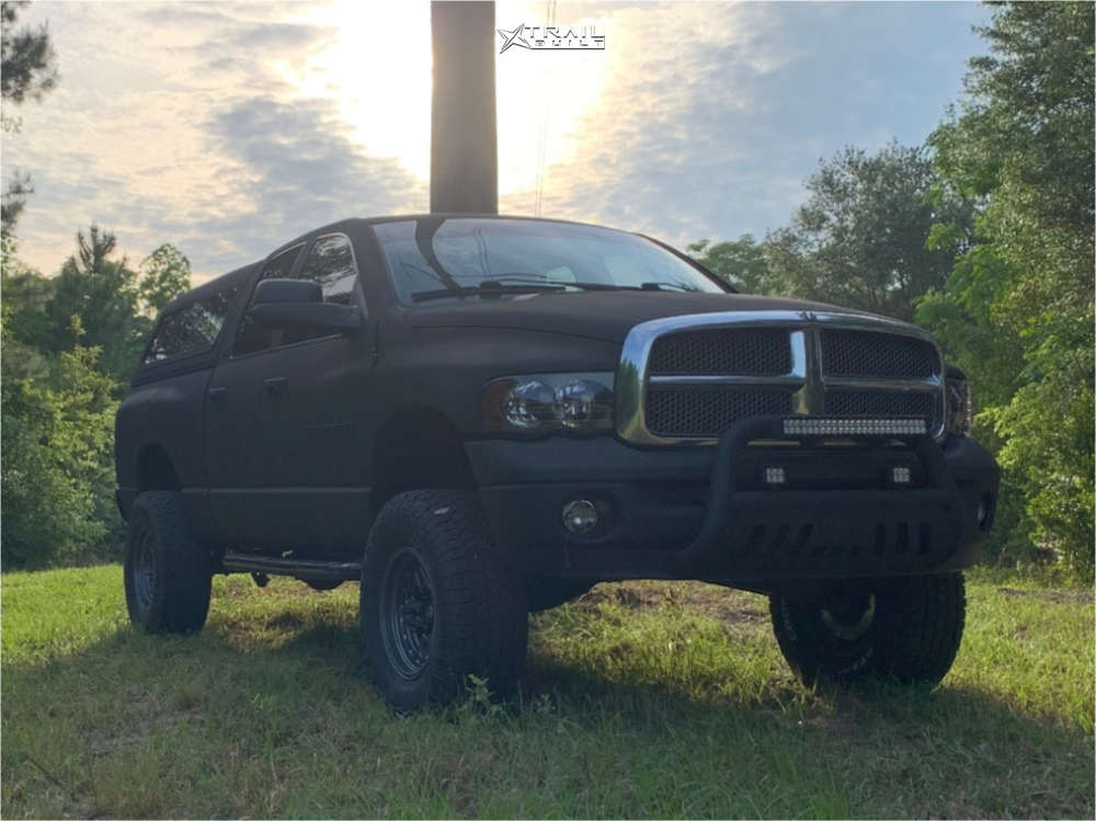 2002 Dodge Ram 1500 Wheel Offset Aggressive > 1" Outside Fender ...
