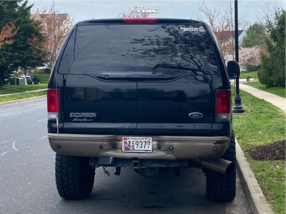 2004 Ford Excursion Wheel Offset Aggressive > 1" Outside Fender ...